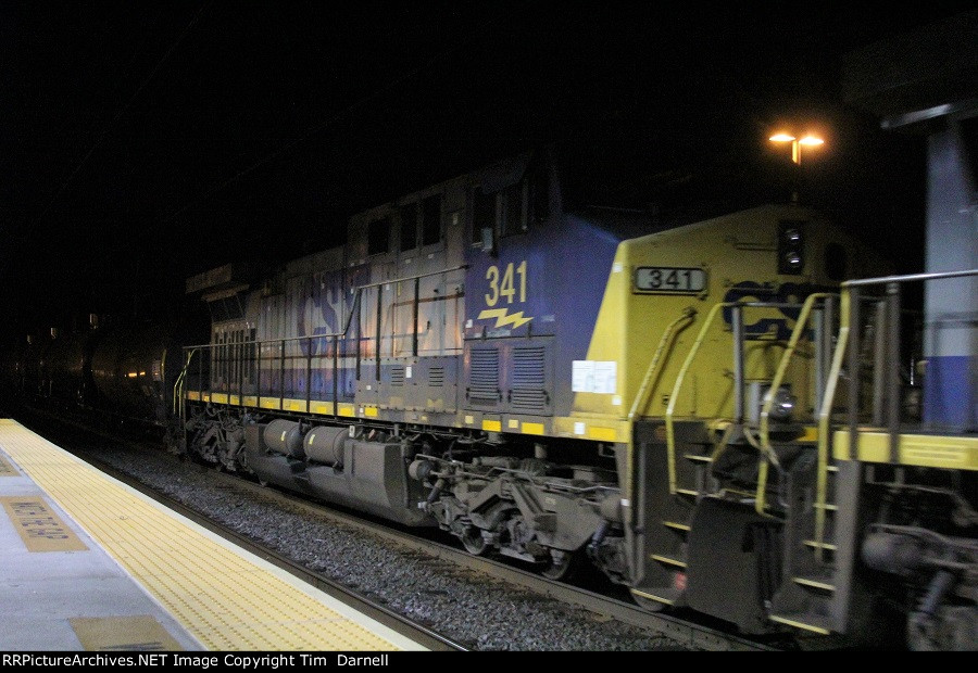 CSX 341 on Q301